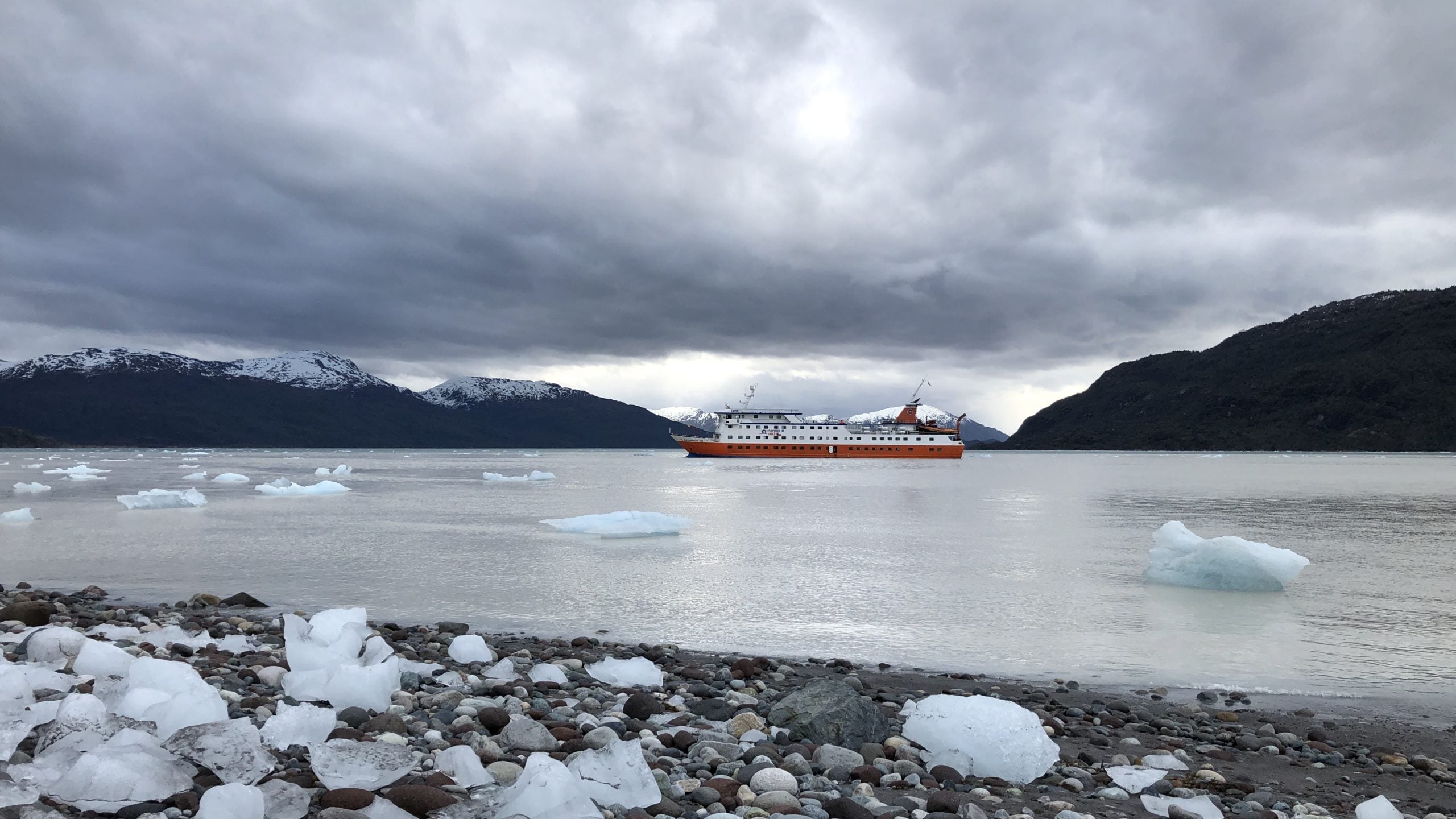 Adventure cruising among the glaciers of the Chilean Fjords - Swoop ...